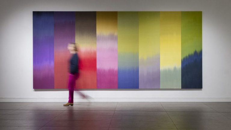 Exploring Bold and Vibrant Color Palettes for Fashion – Style Beograd